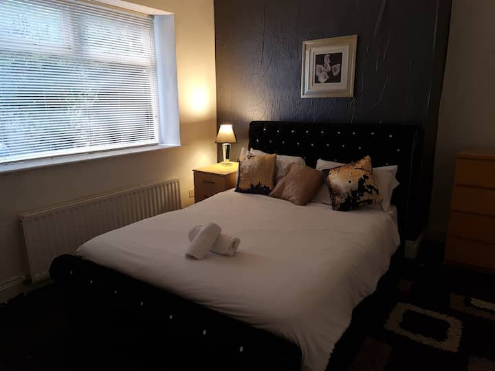 Stags Hens Contractors Longstay - Jesmond - Newcastle-upon-tyne
