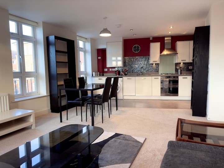 Rochester Apartment - Bedford