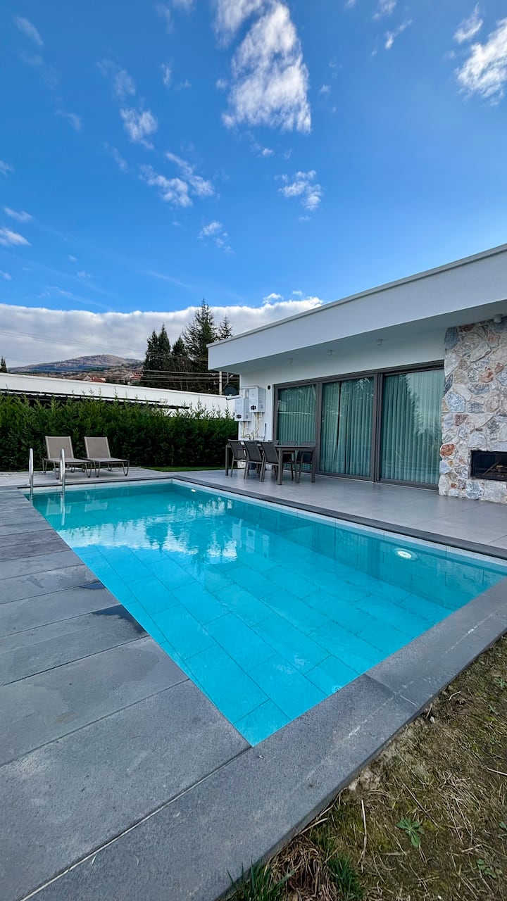 Joya | 3+1 Sıcak Havuzlu Villa - Kartepe