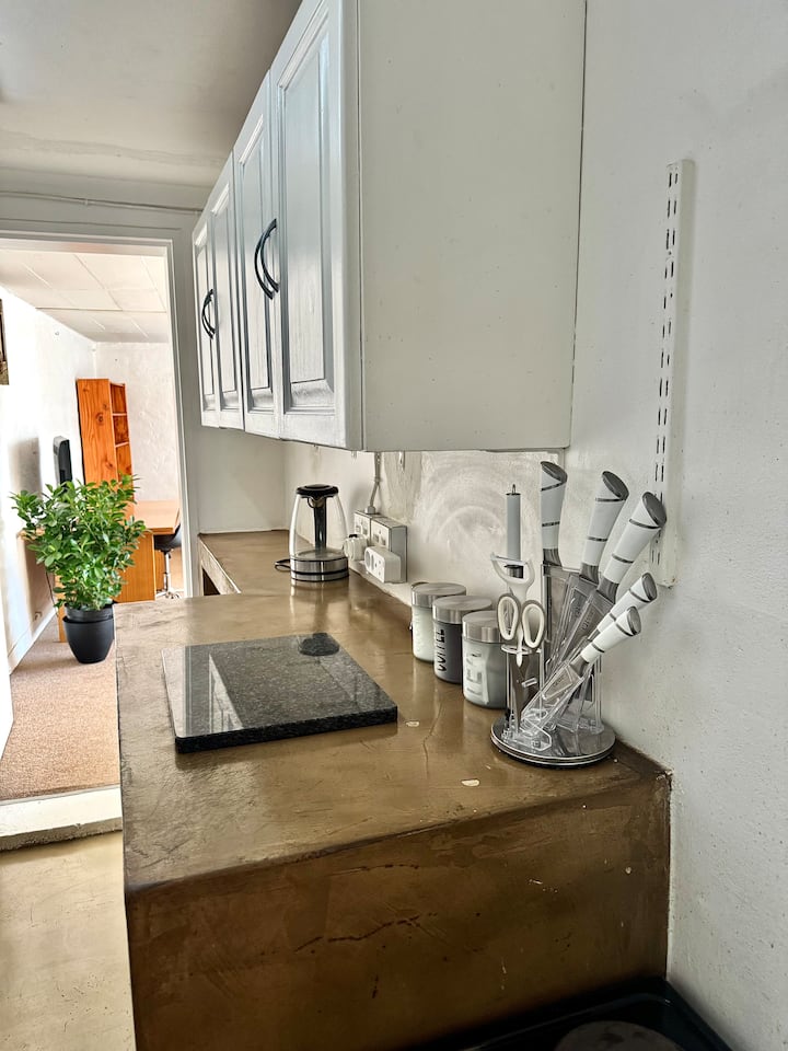 Sunny Suburban Suite - Randburg