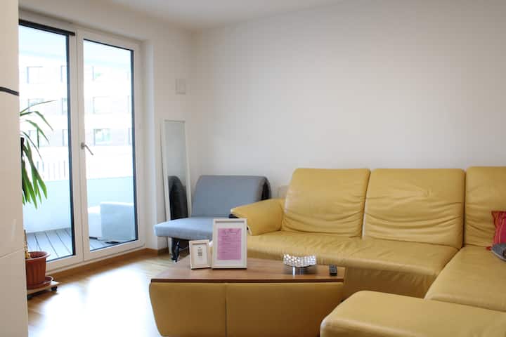 Große Terrasse & Voll Ausgestattetes 150m U-bahn - Munich