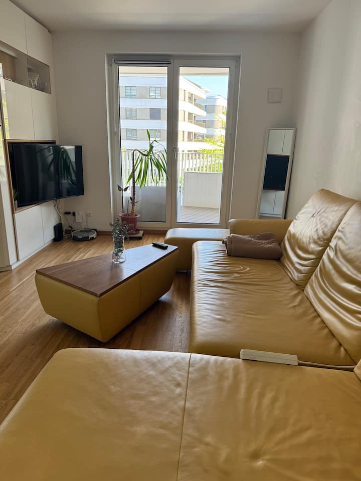 Große Terrasse & Voll Ausgestattetes 150m U-bahn - Neubiberg