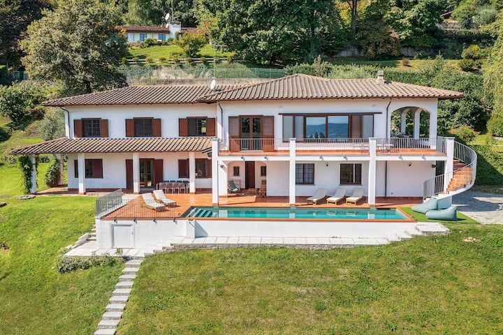 Welcoming Villa With Pool & Views! - Villa Mirella - Borgomanero