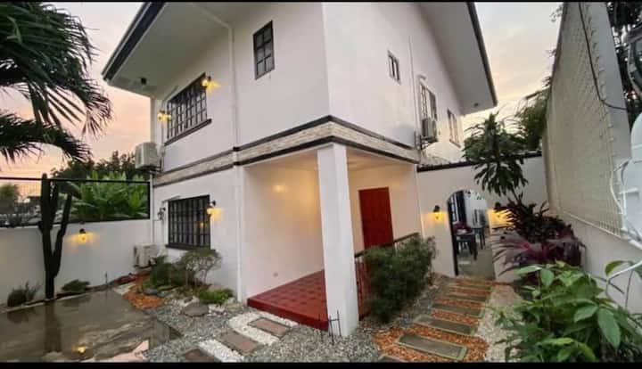 Multinationalvillagehouseforrent-12pax Or More - Las Piñas