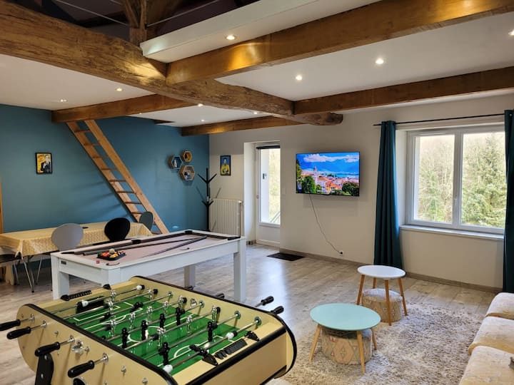 Grand Loft Avec Billard Et Baby Foot - La Rochefoucauld