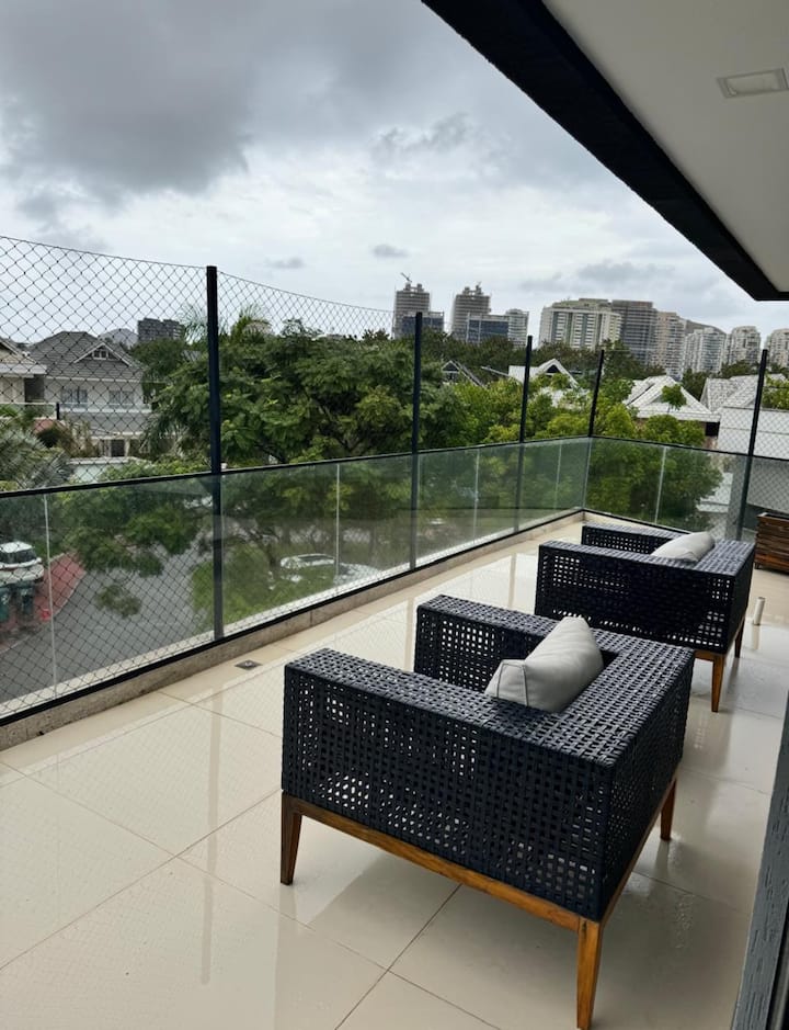 Linda Casa, Com 4 Suítes. - Recreio