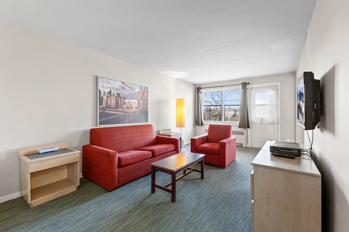 Fully Furnished 2 Bedroom Apartment - Dorval