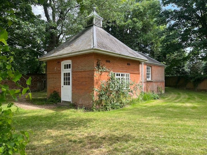 The Coach House Cottage - 紐馬克特