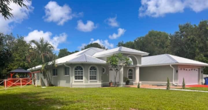 Casa Bella - Lehigh Acres, FL
