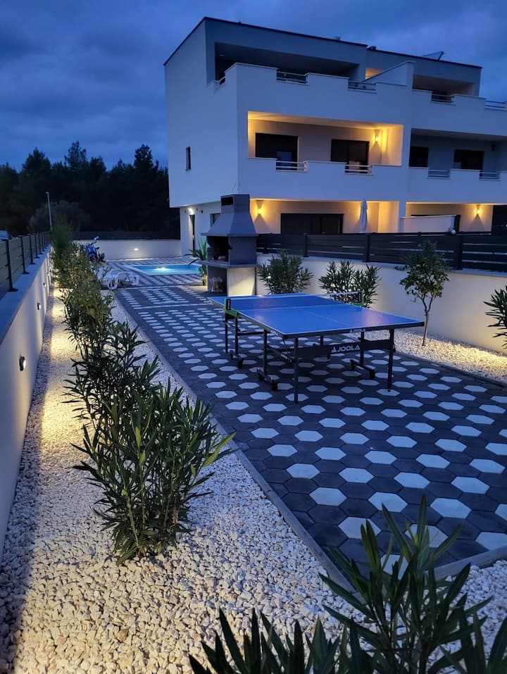 Villa Elias Luxury 10 Persons Heated Pool - Boat - Šibenik