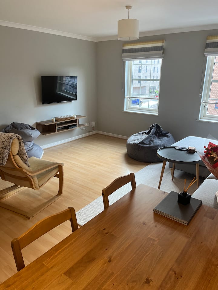 2 Bedroom, 2 Bathroom With Parking - Edinburgh