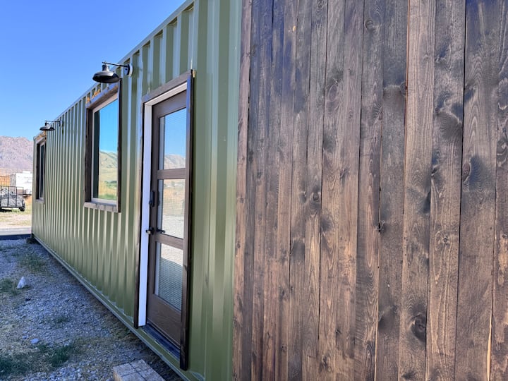 "Fun"y Farm Contained! - Crystal Hot Springs, Honeyville