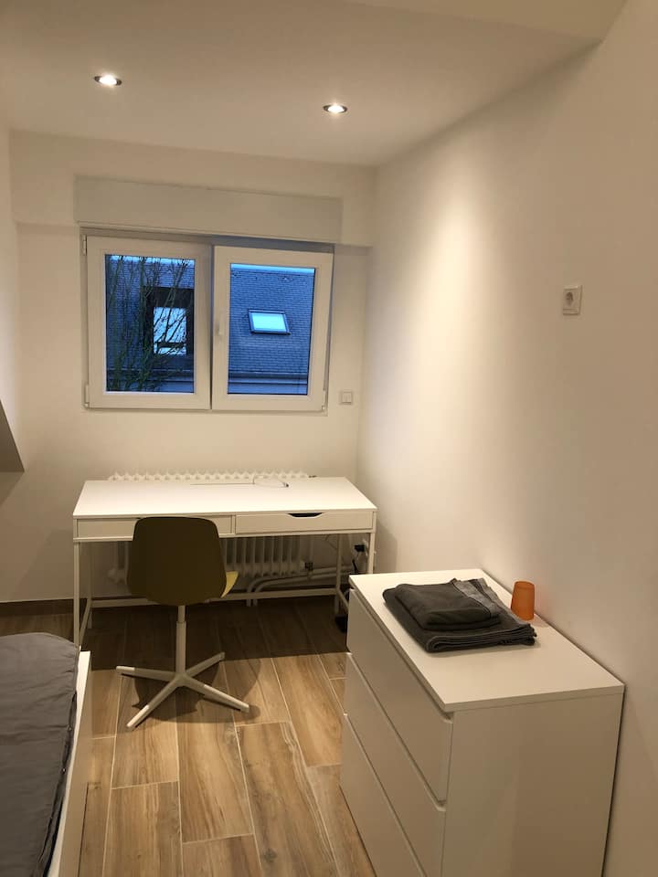 Cozy Room Gasperich - Luxembourg City