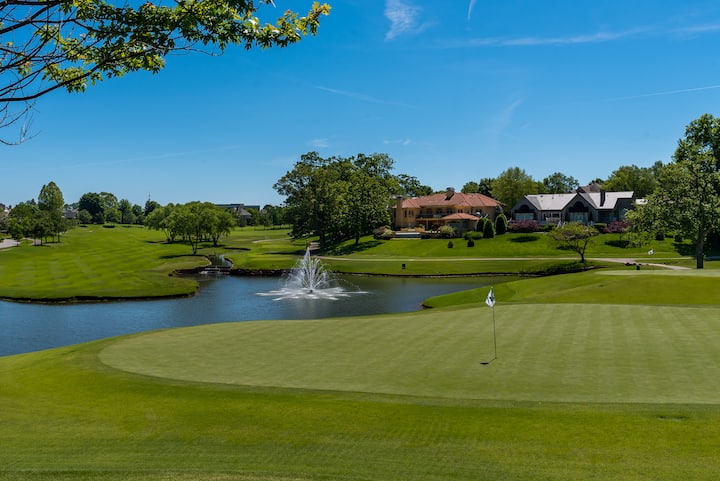 Luxury Retreat Uptown Best! Unbeatable Price! - Rogers, AR