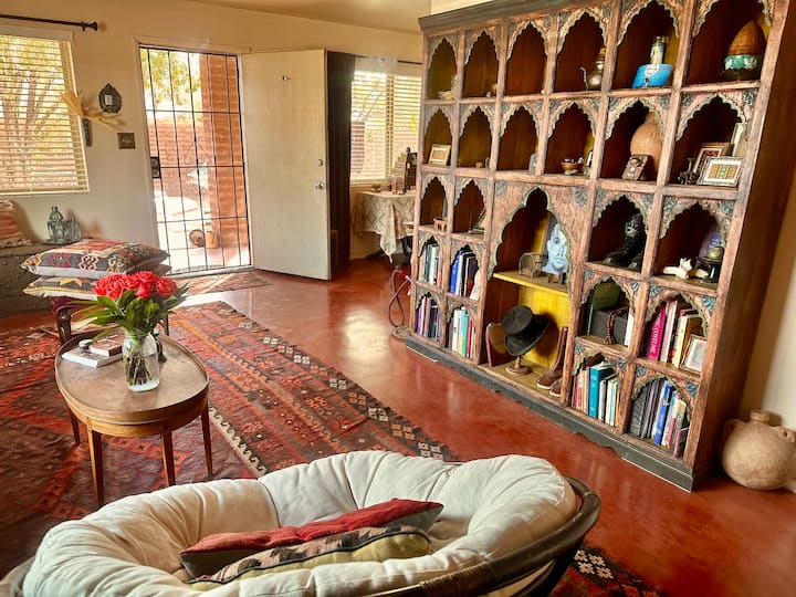 Gem Show Sanctuary - Tucson, AZ