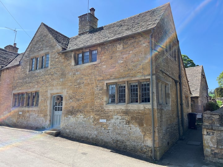 Corner Cottage With Stream View - Bourton-on-the-Water