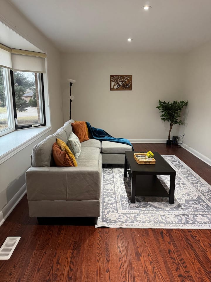 Beautiful House Near Lake - Burlington