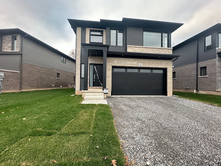 Home- Sweet Home Niagara Falls - Welland