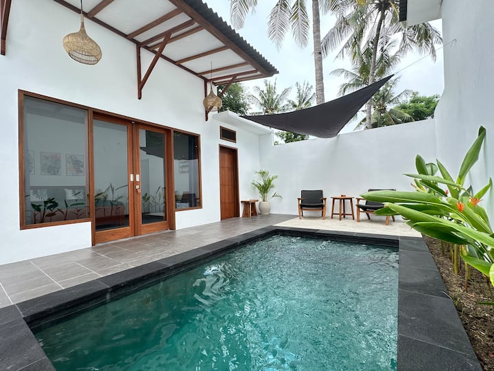 Brand New Private Pool One Bedroom Villa (1) - Gili Islands