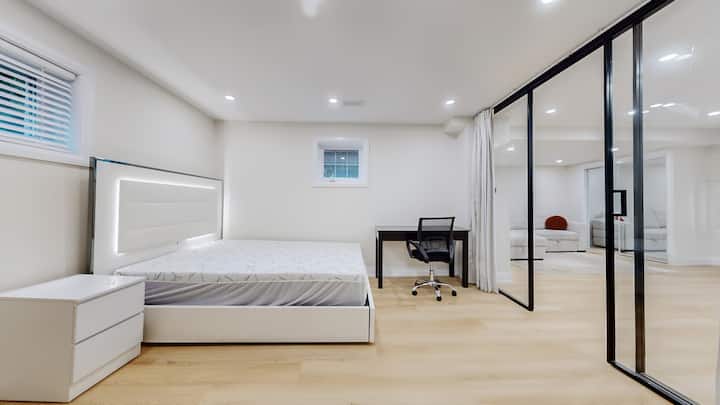 Spacious Suite In Vaughan - Vaughan