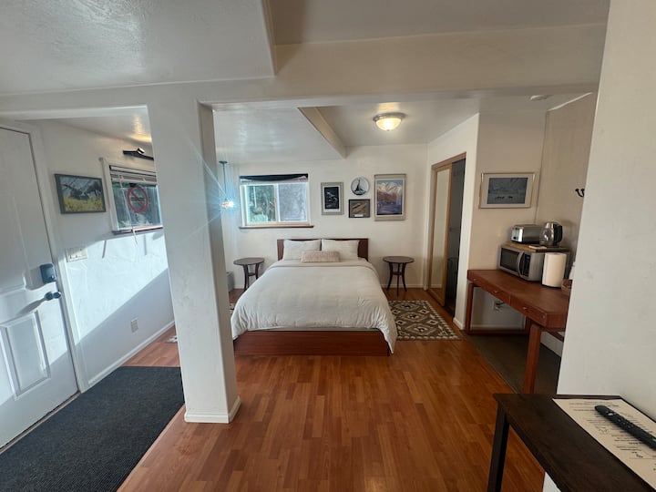 Moose Meadows Inn - Cozy Suite - Girdwood, AK