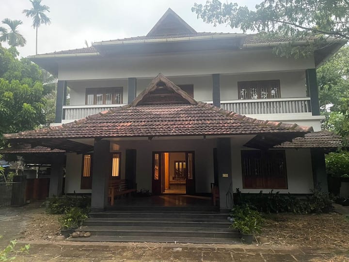 Traditional Home In Ernakulam, North Paravur. - Kodungallur