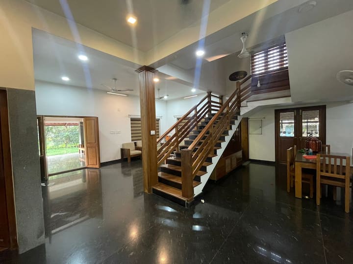 Homestay In North Paravur, Ernakulam. Room A - Kodungallur