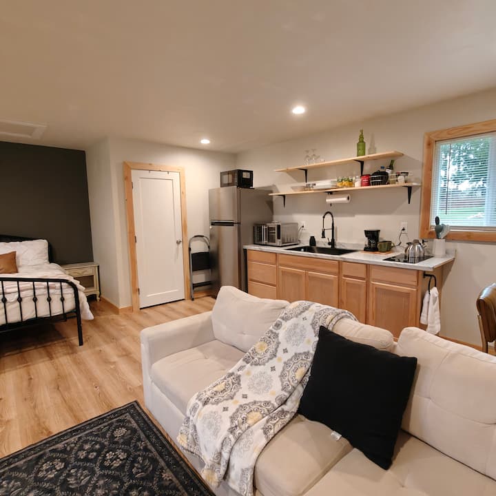 Tiny Home In The Forest - Deception Pass State Park, Oak Harbor