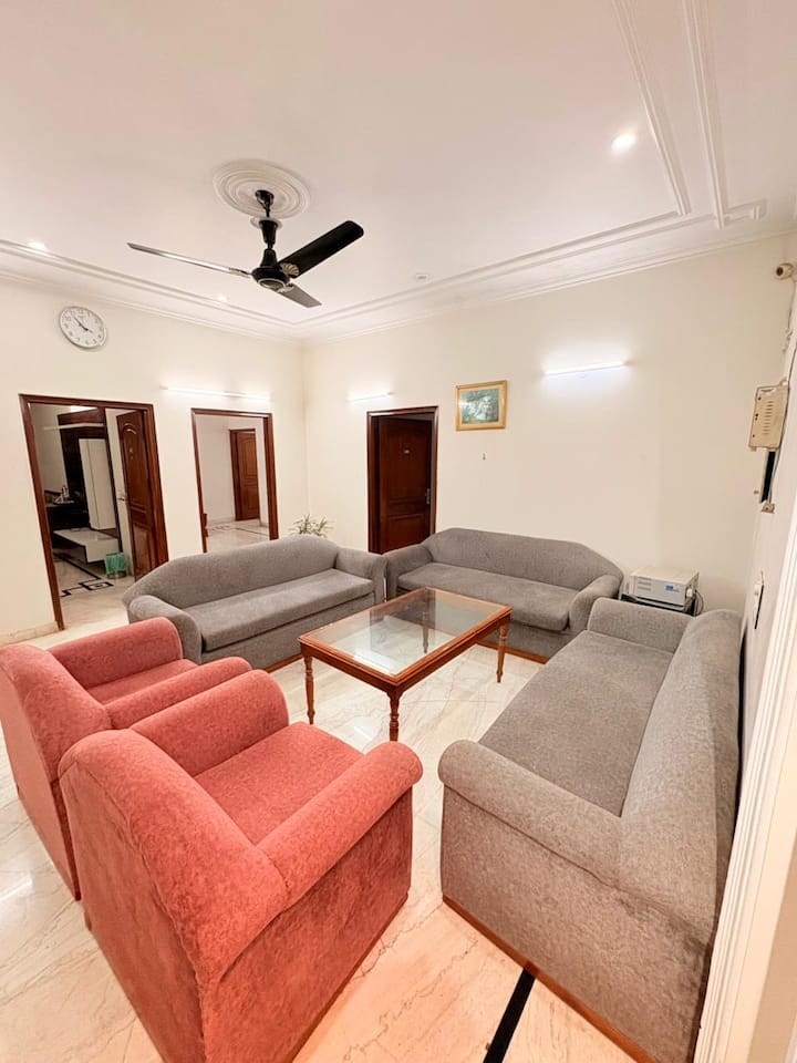 Luxurious 5 Bedroom With Attached Hall - Gurugram