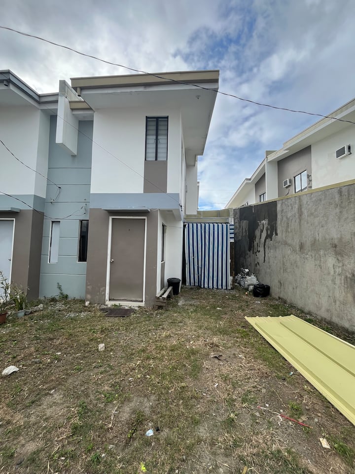 Cozy 2-bedroom Home - Nasugbu - Lian