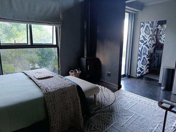 Paradisi - Modern Studio - Trails, Wine & Views - Stellenbosch