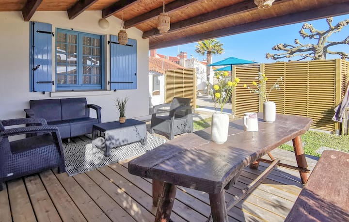 4 Bedroom Nice Home In L'aiguillon La Presqu' - L'Aiguillon-sur-Mer
