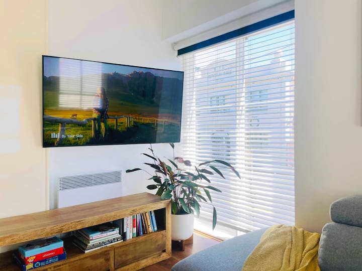 Walk To Chapel—3b2b1c - Melbourne