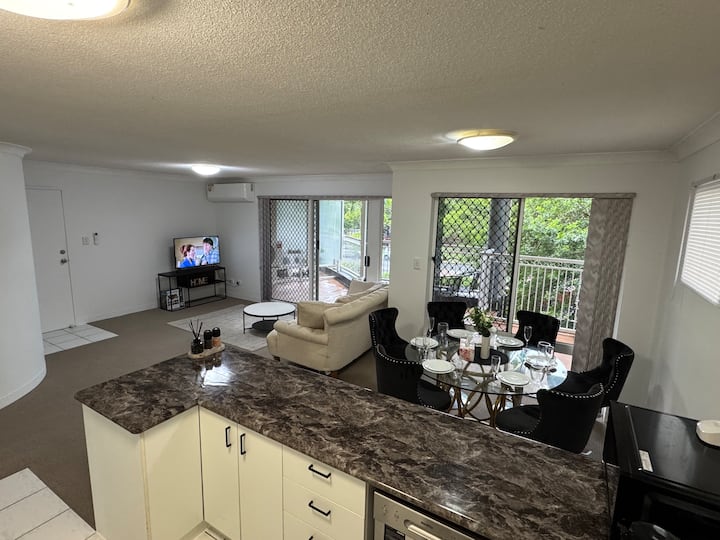 Russell Place Spacious 2br Apartment Balcony&garag - Brisbane