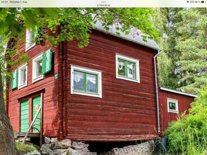 Schwedische Blockhütte, Nahe See - Hudiksvall