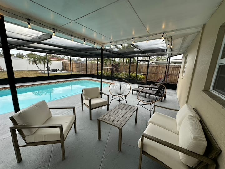 Sarasota Home W/ Pool, Near Siesta Key Beach! - Sarasota, FL