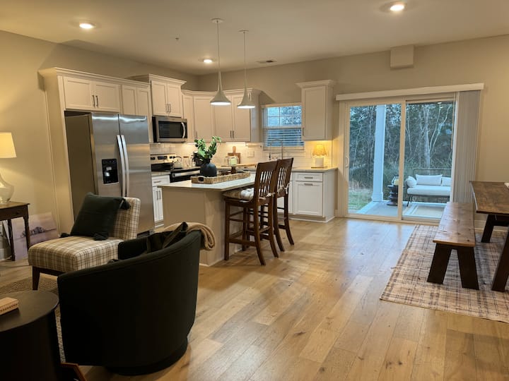 Cozy Lakeside Retreat By Old Hickory Lake - Gallatin, TN
