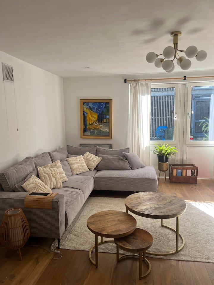 3 Bedroom Family House - Garden - Free Parking - Amsterdã