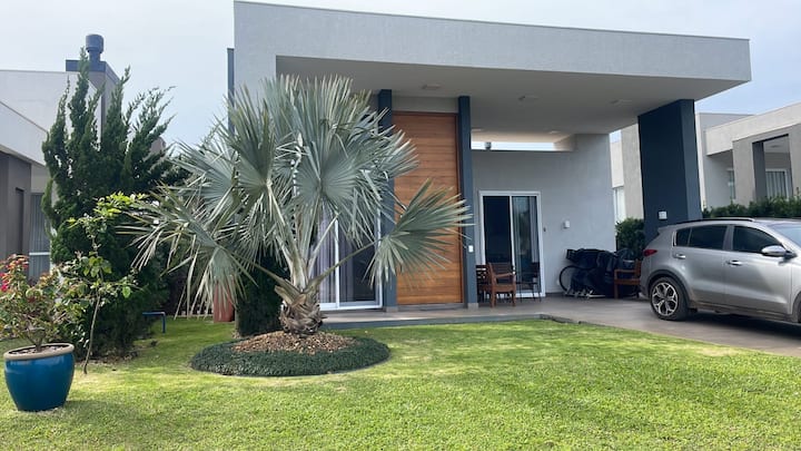 Casa C/ Piscina Em Condomínio - Xangri-Lá
