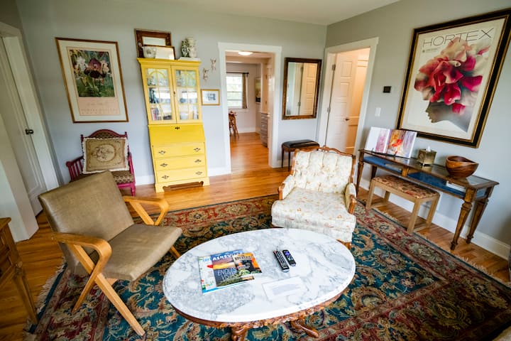 Charming Five Points -Walk Dt King Bed + Parking - Asheville, NC
