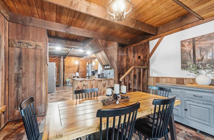 Peaceful Rustic Entire A-frame Cabin In The Woods - Cortland, OH