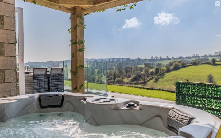 Brumlea Farm Cottage, Matlock, Rural Farm Stay - Bonsall