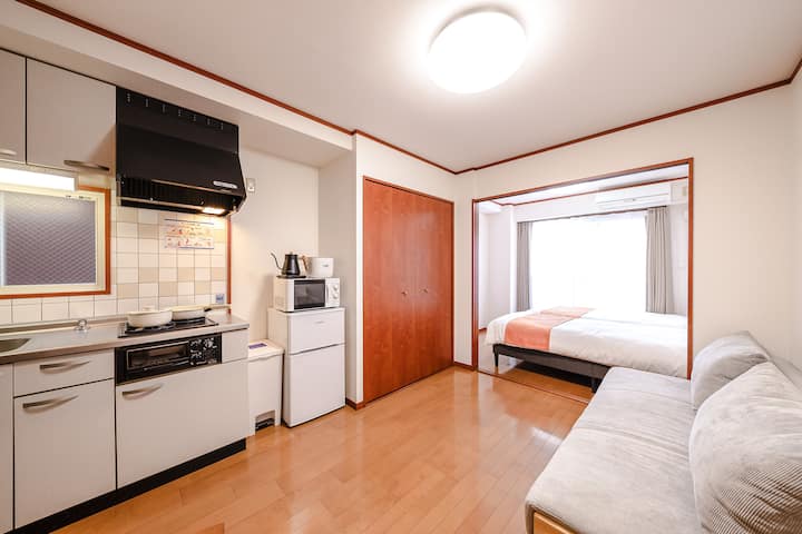 2max 3 People Conveniently Located Guesthouse - Osaka, Japan