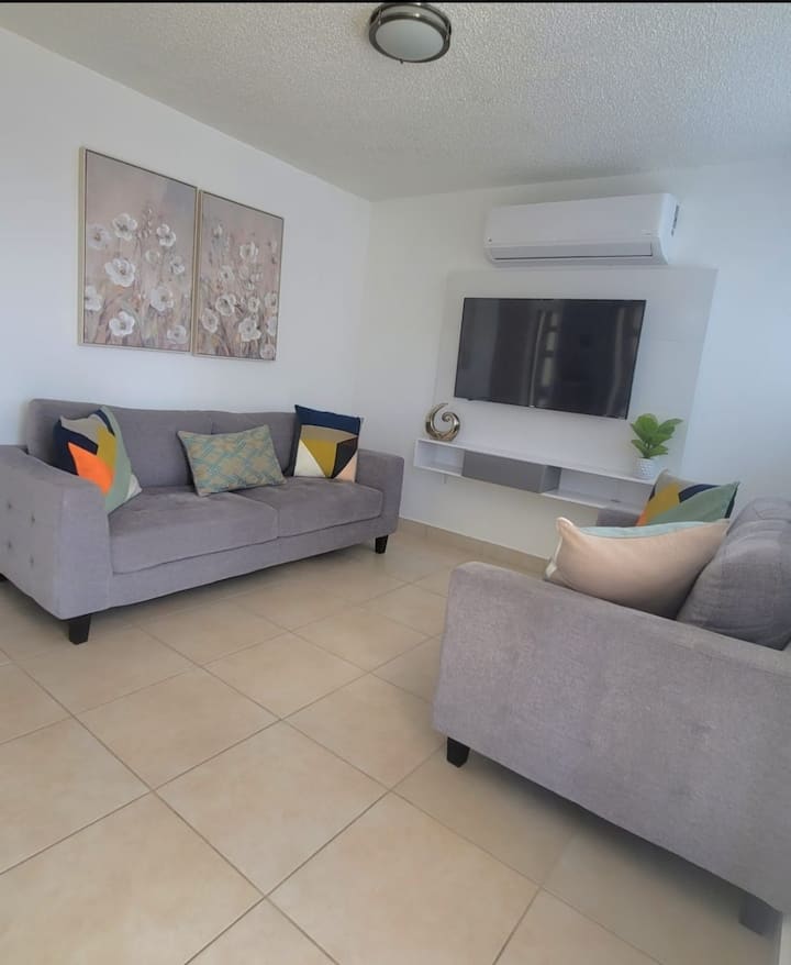 Family House Full A/c 5cama 2baños Patio Expreso52 - Gurabo