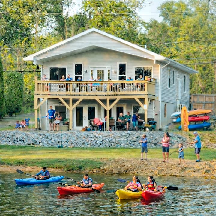 “Waterfront Retreat W/ Private Bar • Walkout Yard - Cayuga Lake, NY