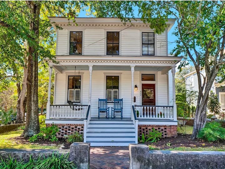 3br/2.5ba Updated Historic Home- King Beds - Wilmington