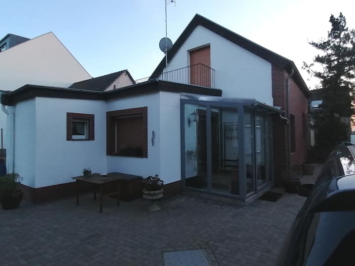 Einfamilienhaus Mit Blick Auf Messe Düsseldorf - Düsseldorf