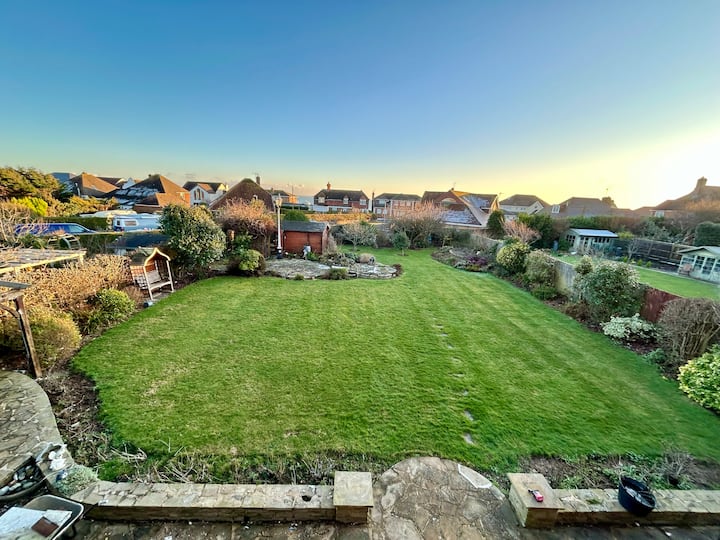 Beach Retreat For 16 - Group & Family Friendly - Kent