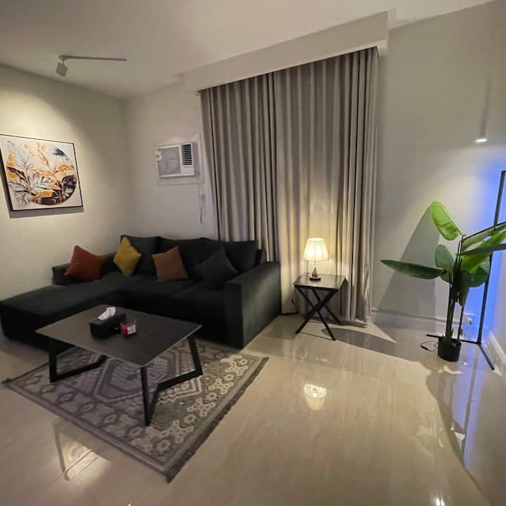 Modern 1br, 65"4k Tv, Self - Entry - Dammam