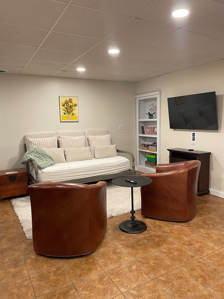 Oak Ridge Hideaway Apartment - Palisades State Park, Garretson